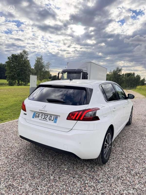 Balts Peugeot 308 2021 Viļņa, ar dzinēja tilpumu 1.20 L un nobraukumu 166 tūkst. km par 7850 €, foto 9 vietnē AUTOMOTO.COM.LV