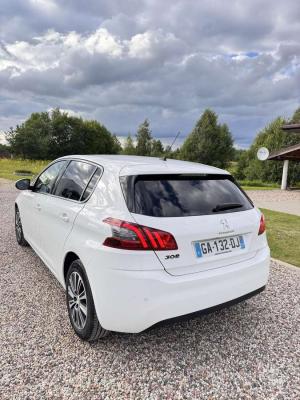 White Peugeot 308 2021 in Vilnius, with an engine capacity of 1.20 L and mileage of 166 thousand km for 7850 €, photo 13 on AUTOMOTO.COM.LV