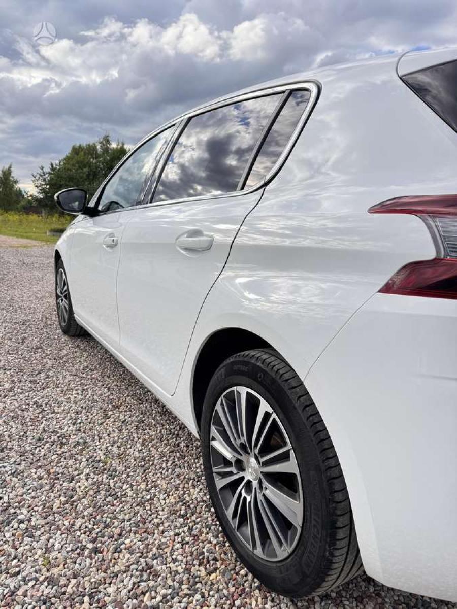 White Peugeot 308 2021 in Vilnius, with an engine capacity of 1.20 L and mileage of 166 thousand km for 7850 €, photo 14 on AUTOMOTO.COM.LV