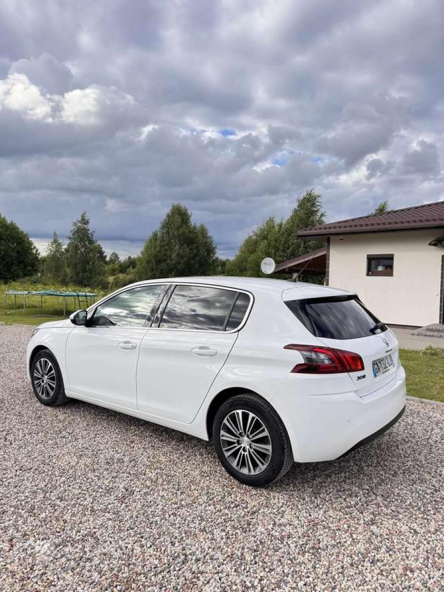 White Peugeot 308 2021 in Vilnius, with an engine capacity of 1.20 L and mileage of 166 thousand km for 7850 €, photo 15 on AUTOMOTO.COM.LV