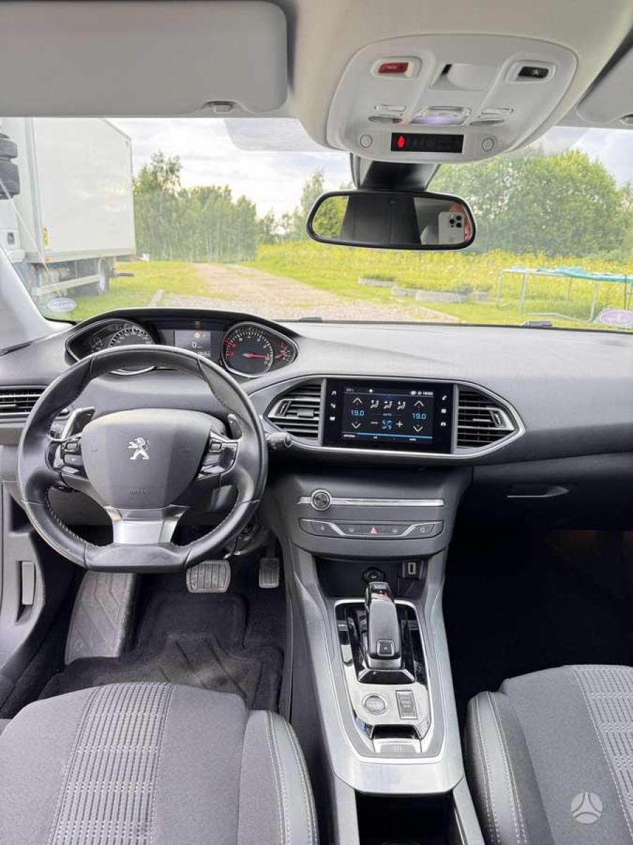 White Peugeot 308 2021 in Vilnius, with an engine capacity of 1.20 L and mileage of 166 thousand km for 7850 €, photo 18 on AUTOMOTO.COM.LV