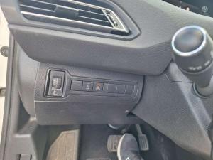 Balts Peugeot 308 2021 Tauragė, ar dzinēja tilpumu 1.50 L un nobraukumu 170 tūkst. km par 6900 €, foto 22 vietnē AUTOMOTO.COM.LV