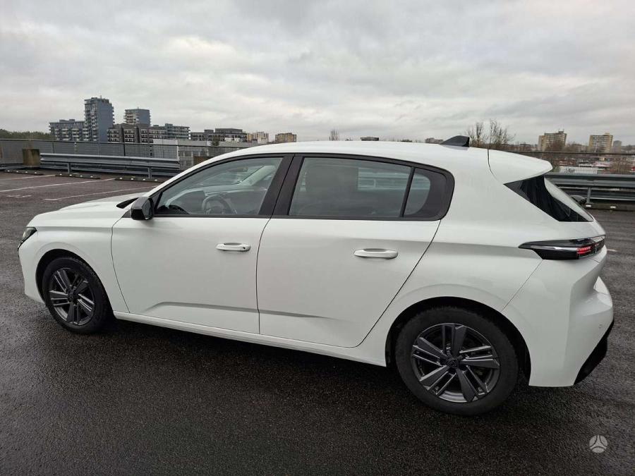 White Peugeot 308 2022 in Vilnius, with an engine capacity of 1.50 L and mileage of 145 thousand km for 11999 €, photo 6 on AUTOMOTO.COM.LV
