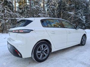 White Peugeot 308 2022 in Vilnius, with an engine capacity of 1.50 L and mileage of 147 thousand km for 12200 €, photo 5 on AUTOMOTO.COM.LV