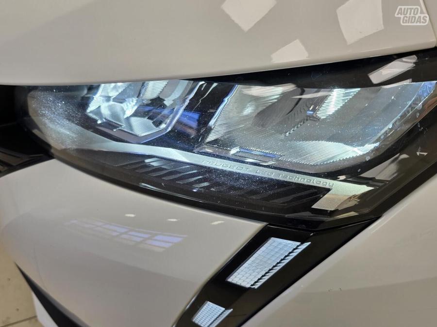 White Peugeot 308 2022 in Vilnius, with an engine capacity of 1.50 L and mileage of 135 thousand km for 13000 €, photo 5 on AUTOMOTO.COM.LV