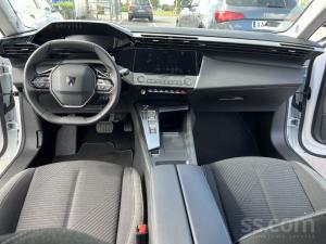 White Peugeot 308 2022 in Riga, with an engine capacity of 1.20 L and mileage of 71 thousand km for 14900 €, photo 9 on AUTOMOTO.COM.LV