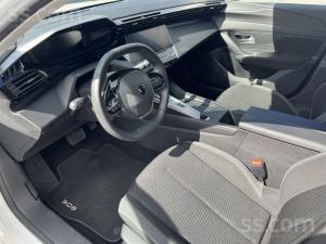 White Peugeot 308 2022 in Riga, with an engine capacity of 1.20 L and mileage of 71 thousand km for 14900 €, photo 10 on AUTOMOTO.COM.LV