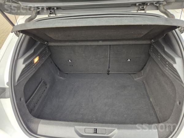 White Peugeot 308 2022 in Liepaja, with an engine capacity of 1.50 L and mileage of 146 thousand km for 10950 €, photo 8 on AUTOMOTO.COM.LV