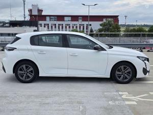 Balts Peugeot 308 2022 Viļņa, ar dzinēja tilpumu 1.50 L un nobraukumu 111 tūkst. km par 13490 €, foto 7 vietnē AUTOMOTO.COM.LV
