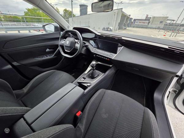 White Peugeot 308 2022 in Vilnius, with an engine capacity of 1.50 L and mileage of 111 thousand km for 13490 €, photo 7 on AUTOMOTO.COM.LV
