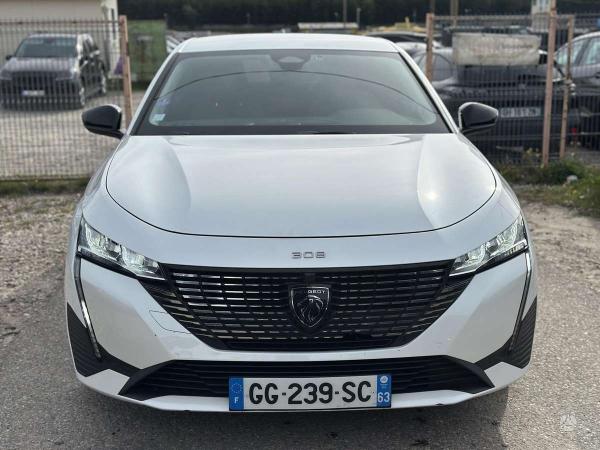 White Peugeot 308 2022 in Vilnius, with an engine capacity of 1.20 L and mileage of 148 thousand km for 12099 €, photo 3 on AUTOMOTO.COM.LV