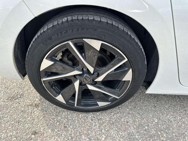 White Peugeot 308 2022 in Vilnius, with an engine capacity of 1.20 L and mileage of 148 thousand km for 12099 €, photo 10 on AUTOMOTO.COM.LV