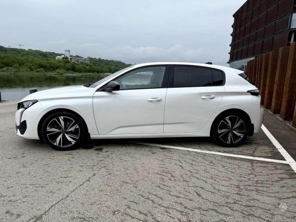 Peugeot 308 2023 Kauņa vietnē Balts Peugeot 308 2023 Kauņa, ar dzinēja tilpumu 1.20 L un nobraukumu 30 tūkst. km par 19300 €, foto 3 vietnē AUTOMOTO.COM.LV