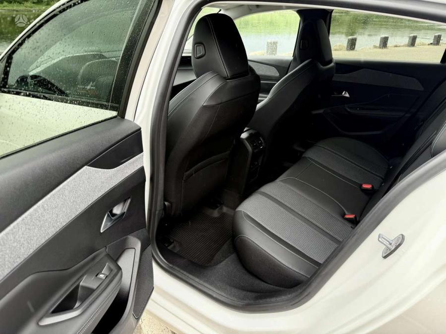 Balts Peugeot 308 2023 Kauņa, ar dzinēja tilpumu 1.20 L un nobraukumu 30 tūkst. km par 19300 €, foto 14 vietnē AUTOMOTO.COM.LV