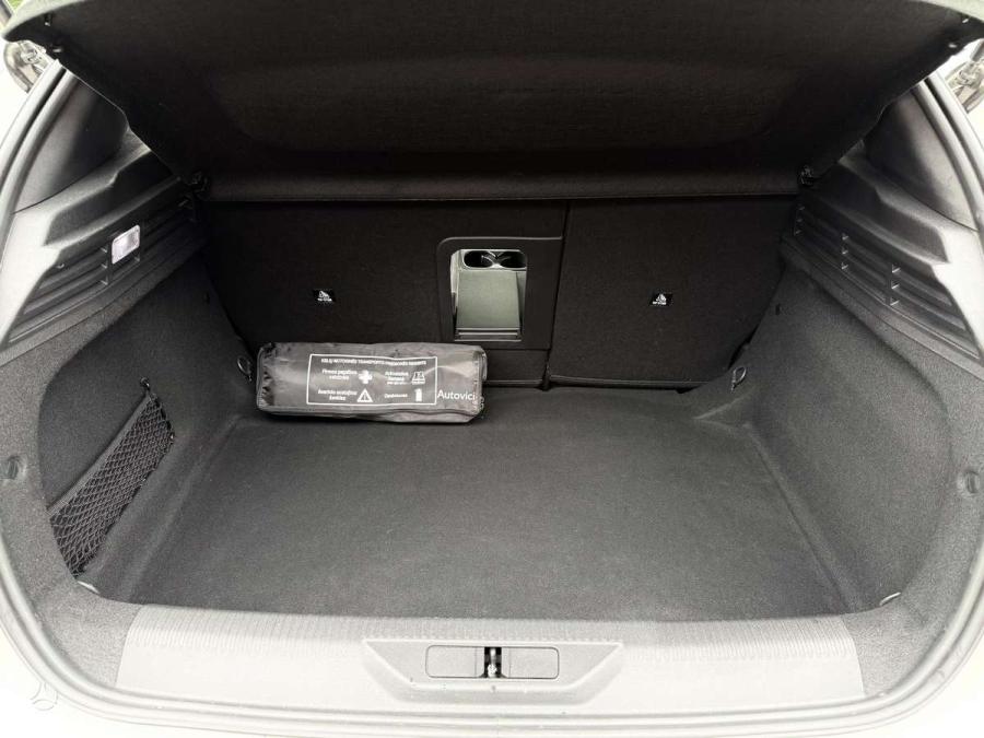 Balts Peugeot 308 2023 Kauņa, ar dzinēja tilpumu 1.20 L un nobraukumu 30 tūkst. km par 19300 €, foto 30 vietnē AUTOMOTO.COM.LV