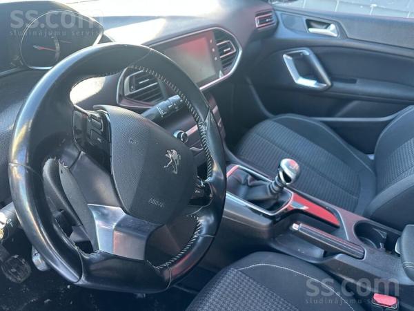Balts Peugeot 308 2018 Rīga, ar dzinēja tilpumu 1.50 L un nobraukumu 0 tūkst. km par 5999 €, foto 5 vietnē AUTOMOTO.COM.LV