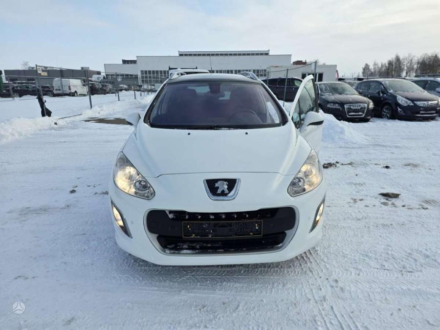 White Peugeot 308 2013 in Marijampole, with an engine capacity of 2.00 L and mileage of 259 thousand km for 2950 €, photo 2 on AUTOMOTO.COM.LV