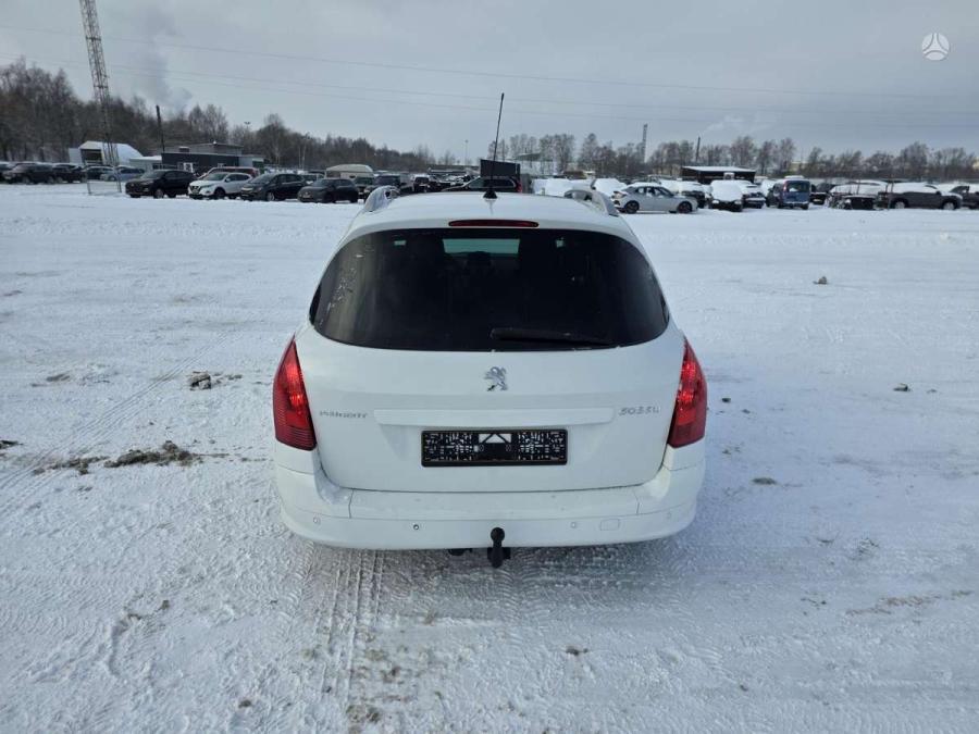 White Peugeot 308 2013 in Marijampole, with an engine capacity of 2.00 L and mileage of 259 thousand km for 2950 €, photo 5 on AUTOMOTO.COM.LV