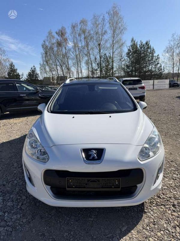 White Peugeot 308 2013 in Vilnius, with an engine capacity of 2.00 L and mileage of 259 thousand km for 2650 €, photo 2 on AUTOMOTO.COM.LV