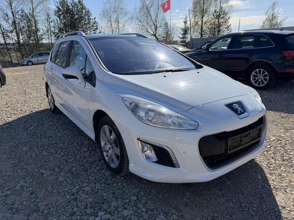 White Peugeot 308 2013 in Vilnius, with an engine capacity of 2.00 L and mileage of 259 thousand km for 2650 €, photo 3 on AUTOMOTO.COM.LV