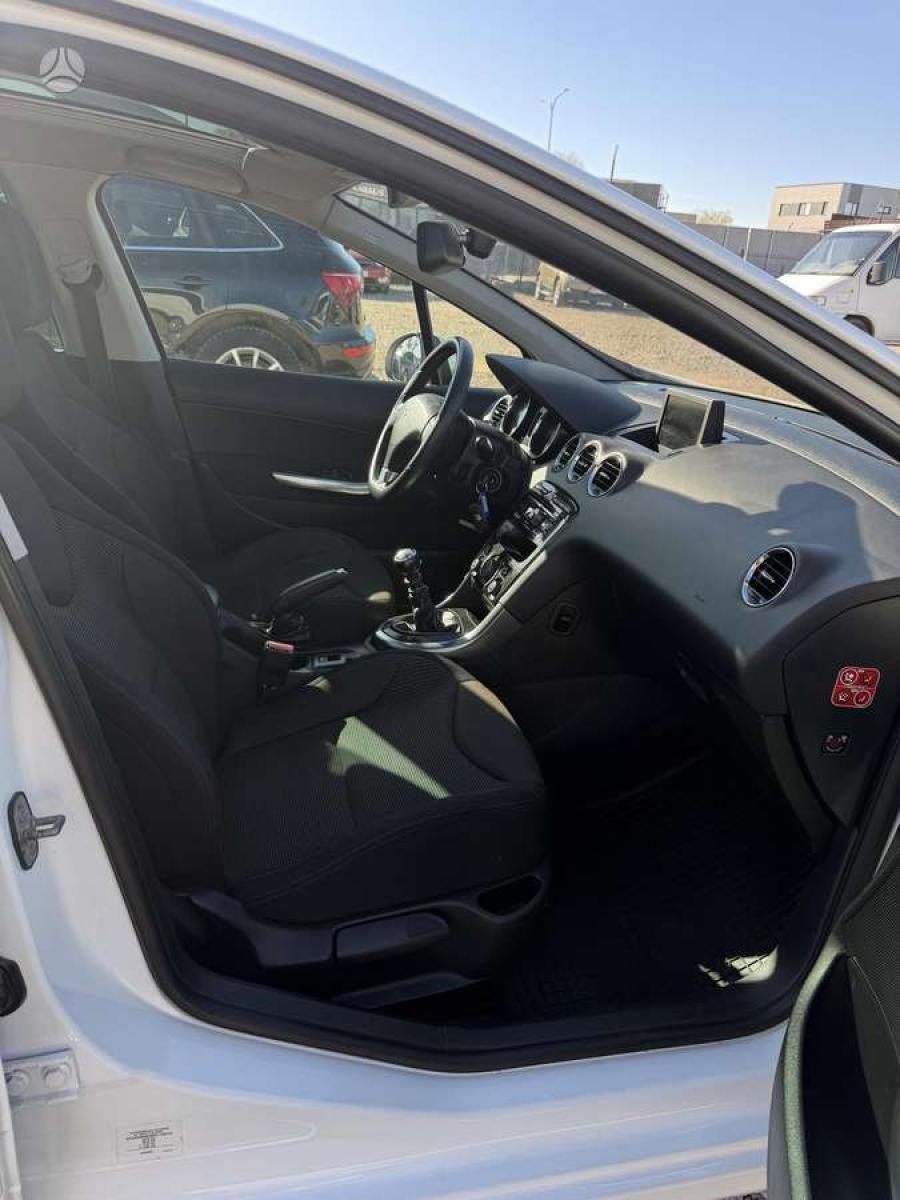 White Peugeot 308 2013 in Vilnius, with an engine capacity of 2.00 L and mileage of 259 thousand km for 2650 €, photo 14 on AUTOMOTO.COM.LV