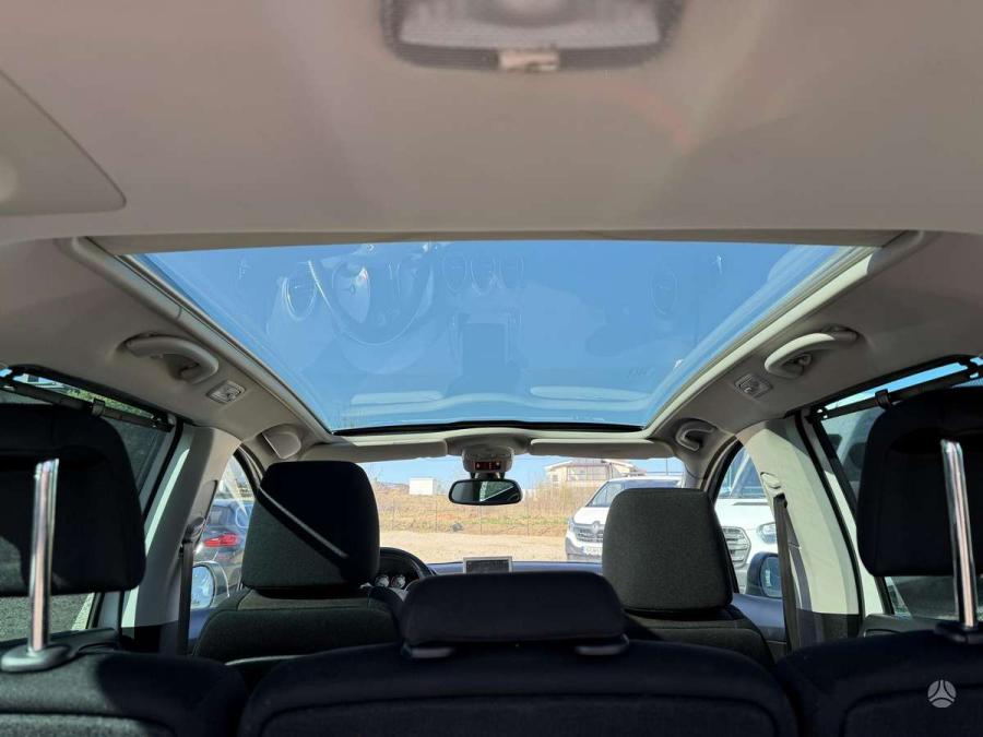 White Peugeot 308 2013 in Vilnius, with an engine capacity of 2.00 L and mileage of 259 thousand km for 2650 €, photo 18 on AUTOMOTO.COM.LV