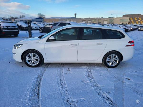White Peugeot 308 2014 in Taurage, with an engine capacity of 1.20 L and mileage of 166 thousand km for 4500 €, photo 5 on AUTOMOTO.COM.LV