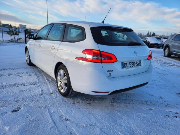 White Peugeot 308 2014 in Taurage, with an engine capacity of 1.20 L and mileage of 166 thousand km for 4500 €, photo 6 on AUTOMOTO.COM.LV