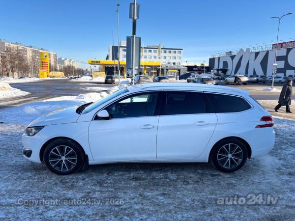 White Peugeot 308 2014 in Tallinn, with an engine capacity of 1.60 L and mileage of 293 thousand km for 3999 €, photo 5 on AUTOMOTO.COM.LV