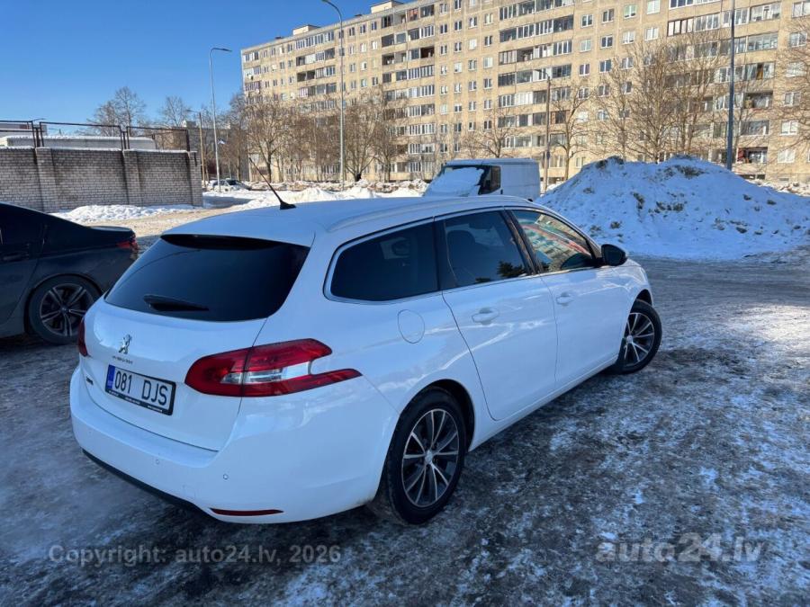 Balts Peugeot 308 2014 Tallina, ar dzinēja tilpumu 1.60 L un nobraukumu 293 tūkst. km par 4490 €, foto 2 vietnē AUTOMOTO.COM.LV
