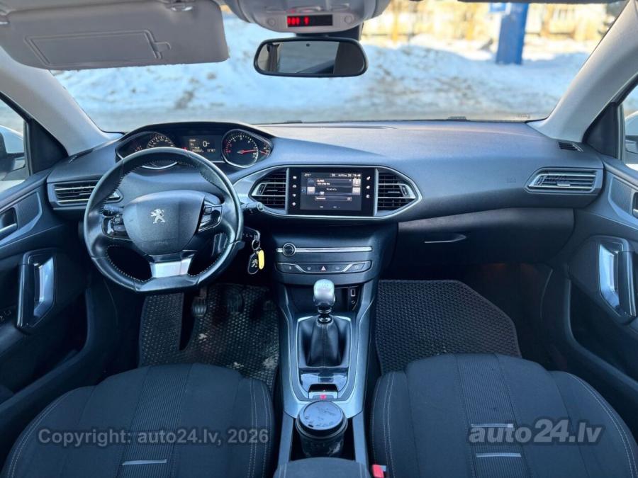 Balts Peugeot 308 2014 Tallina, ar dzinēja tilpumu 1.60 L un nobraukumu 293 tūkst. km par 4490 €, foto 9 vietnē AUTOMOTO.COM.LV