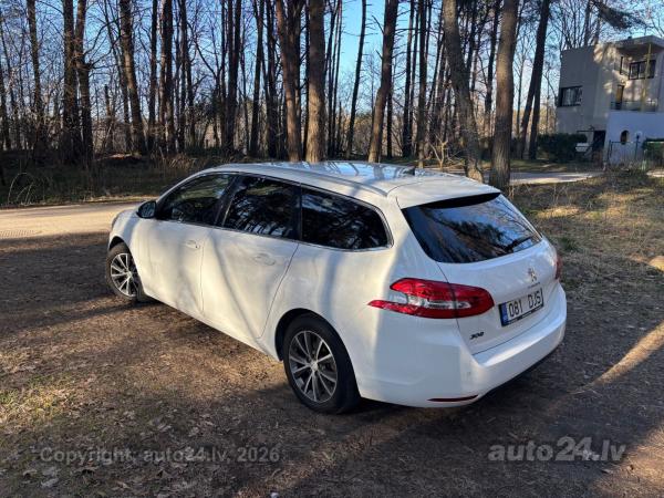 White Peugeot 308 2014 in Tallinn, with an engine capacity of 1.60 L and mileage of 293 thousand km for 3999 €, photo 4 on AUTOMOTO.COM.LV