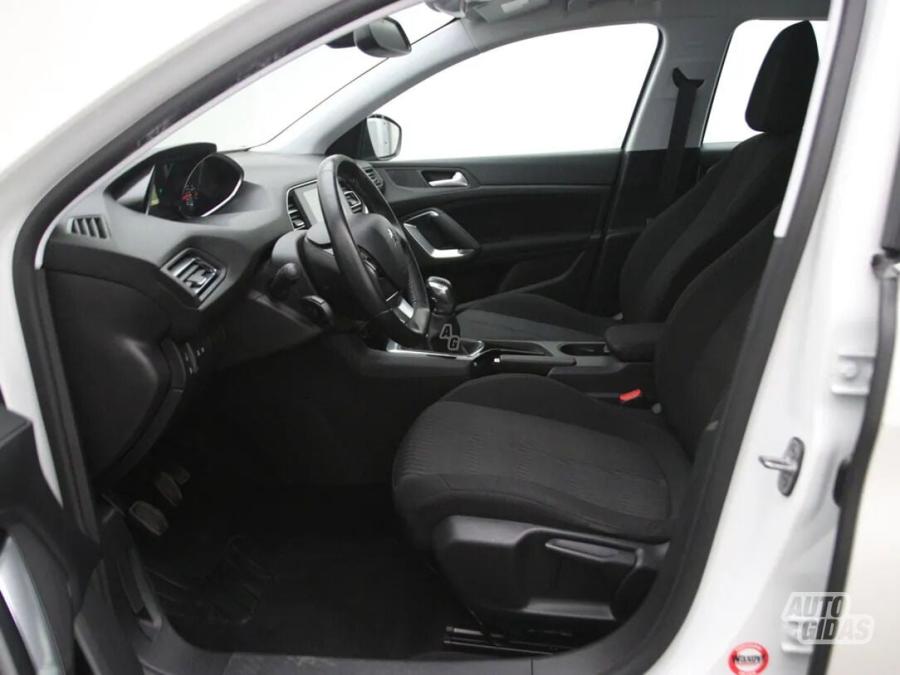 White Peugeot 308 2014 in Vilnius, with an engine capacity of 1.20 L and mileage of 225 thousand km for 4599 €, photo 5 on AUTOMOTO.COM.LV
