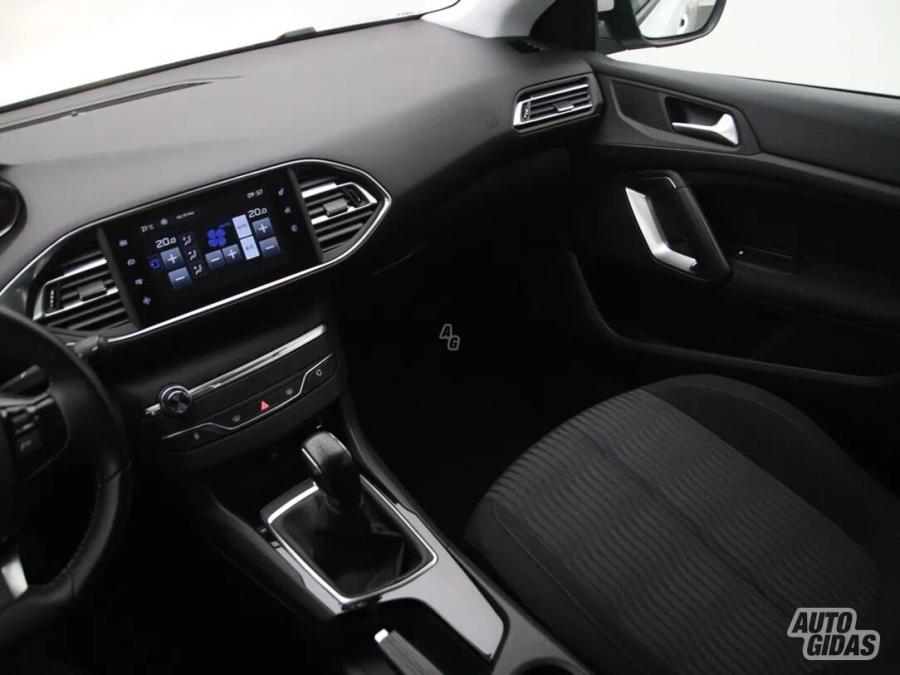 White Peugeot 308 2014 in Vilnius, with an engine capacity of 1.20 L and mileage of 225 thousand km for 4599 €, photo 22 on AUTOMOTO.COM.LV