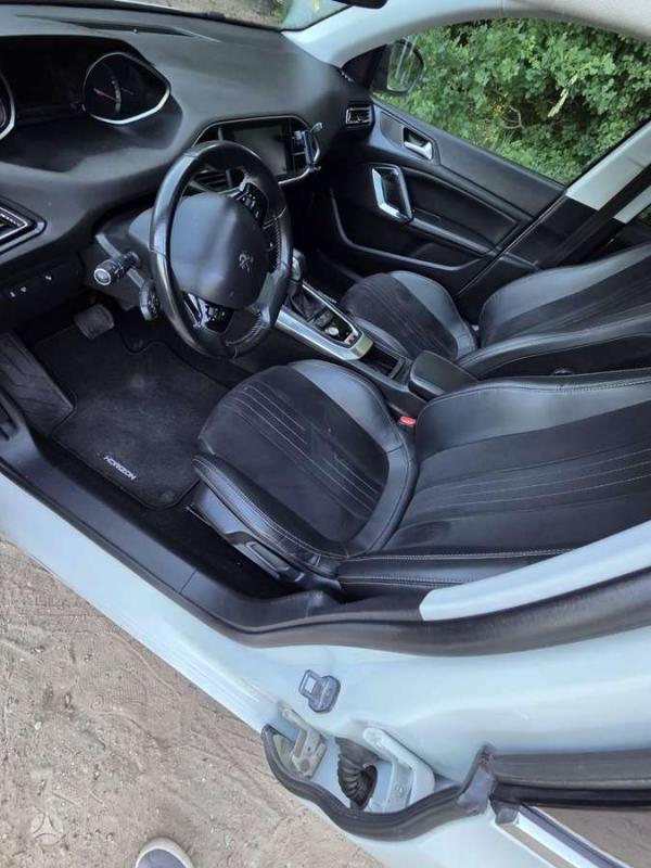 White Peugeot 308 2014 in Taurage, with an engine capacity of 2.00 L and mileage of 250 thousand km for 5200 €, photo 6 on AUTOMOTO.COM.LV
