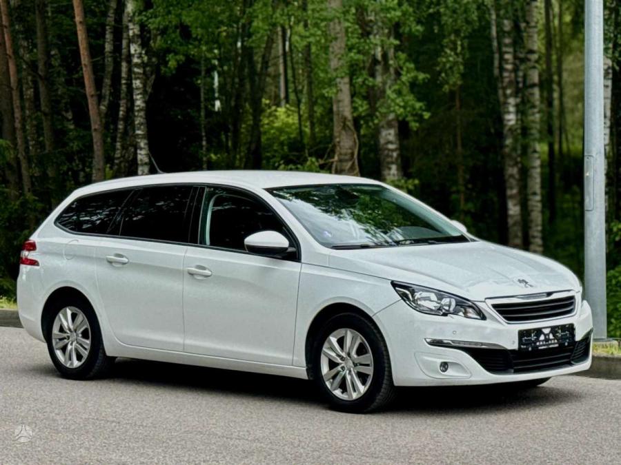 White Peugeot 308 2014 in Ukmerge, with an engine capacity of 1.20 L and mileage of 180 thousand km for 3250 €, photo 1 on AUTOMOTO.COM.LV