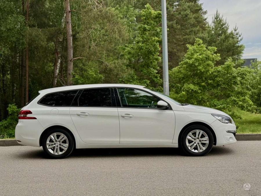 White Peugeot 308 2014 in Ukmerge, with an engine capacity of 1.20 L and mileage of 180 thousand km for 3250 €, photo 5 on AUTOMOTO.COM.LV