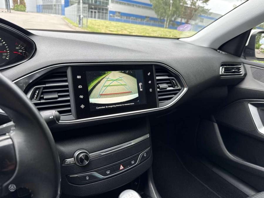 White Peugeot 308 2014 in Ukmerge, with an engine capacity of 1.20 L and mileage of 180 thousand km for 3250 €, photo 9 on AUTOMOTO.COM.LV