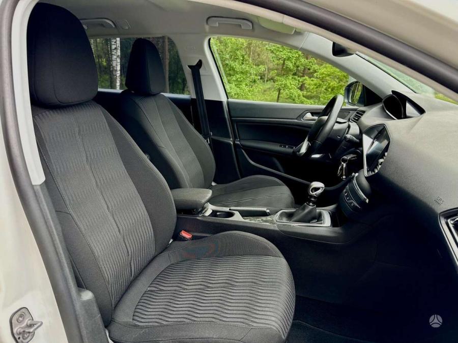 White Peugeot 308 2014 in Ukmerge, with an engine capacity of 1.20 L and mileage of 180 thousand km for 3250 €, photo 11 on AUTOMOTO.COM.LV