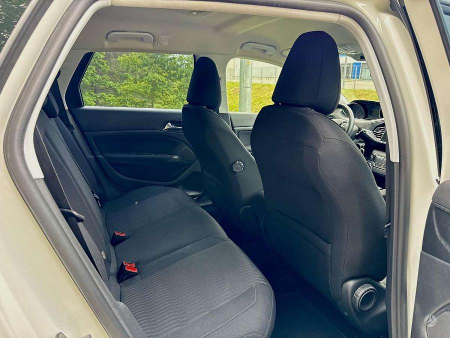White Peugeot 308 2014 in Ukmerge, with an engine capacity of 1.20 L and mileage of 180 thousand km for 3250 €, photo 13 on AUTOMOTO.COM.LV