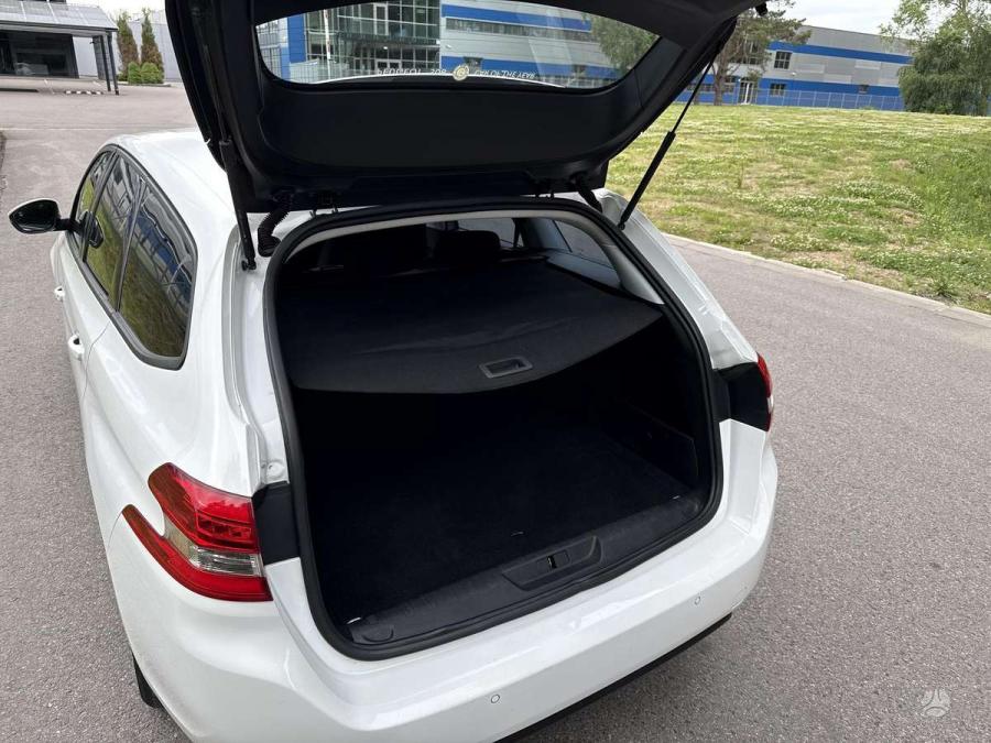 White Peugeot 308 2014 in Ukmerge, with an engine capacity of 1.20 L and mileage of 180 thousand km for 3250 €, photo 14 on AUTOMOTO.COM.LV