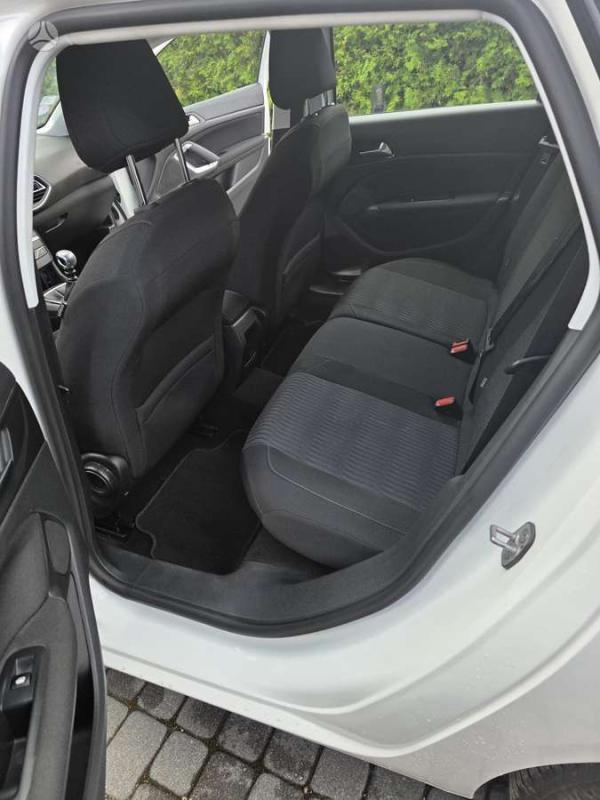 White Peugeot 308 2014 in Telschi, with an engine capacity of 1.20 L and mileage of 170 thousand km for 3200 €, photo 9 on AUTOMOTO.COM.LV