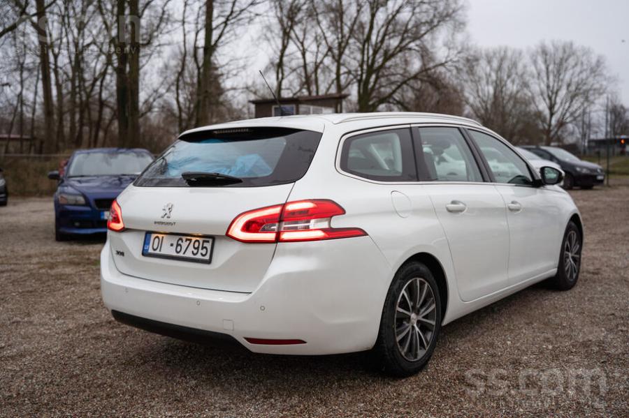 Balts Peugeot 308 2015 Liepāja, ar dzinēja tilpumu 1.20 L un nobraukumu 163 tūkst. km par 6500 €, foto 4 vietnē AUTOMOTO.COM.LV