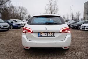 Balts Peugeot 308 2015 Liepāja, ar dzinēja tilpumu 1.20 L un nobraukumu 163 tūkst. km par 6500 €, foto 5 vietnē AUTOMOTO.COM.LV