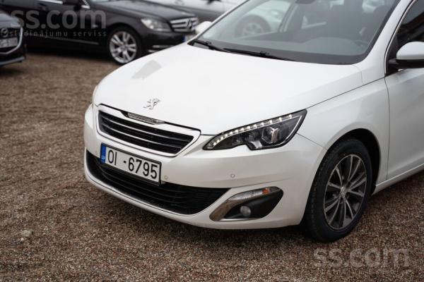 White Peugeot 308 2015 in Liepaja, with an engine capacity of 1.20 L and mileage of 163 thousand km for 6500 €, photo 8 on AUTOMOTO.COM.LV