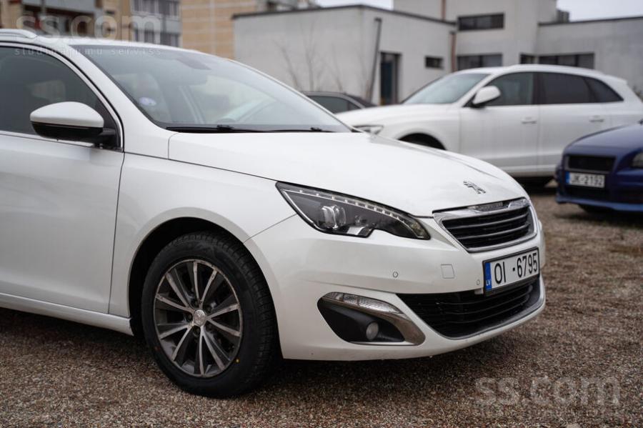 Balts Peugeot 308 2015 Liepāja, ar dzinēja tilpumu 1.20 L un nobraukumu 163 tūkst. km par 6500 €, foto 9 vietnē AUTOMOTO.COM.LV