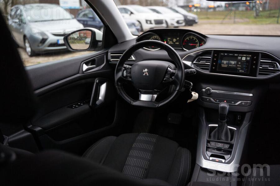 Balts Peugeot 308 2015 Liepāja, ar dzinēja tilpumu 1.20 L un nobraukumu 163 tūkst. km par 6500 €, foto 12 vietnē AUTOMOTO.COM.LV