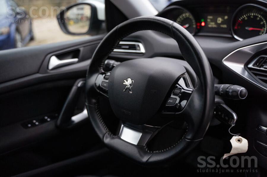 Balts Peugeot 308 2015 Liepāja, ar dzinēja tilpumu 1.20 L un nobraukumu 163 tūkst. km par 6500 €, foto 20 vietnē AUTOMOTO.COM.LV