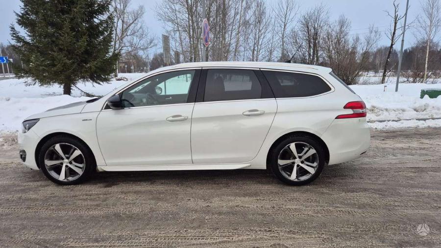 White Peugeot 308 2015 in Taurage, with an engine capacity of 2.00 L and mileage of 182 thousand km for 6200 €, photo 4 on AUTOMOTO.COM.LV