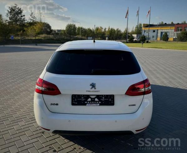 White Peugeot 308 2015 in Telschi, with an engine capacity of 1.60 L and mileage of 219 thousand km for 5199 €, photo 5 on AUTOMOTO.COM.LV